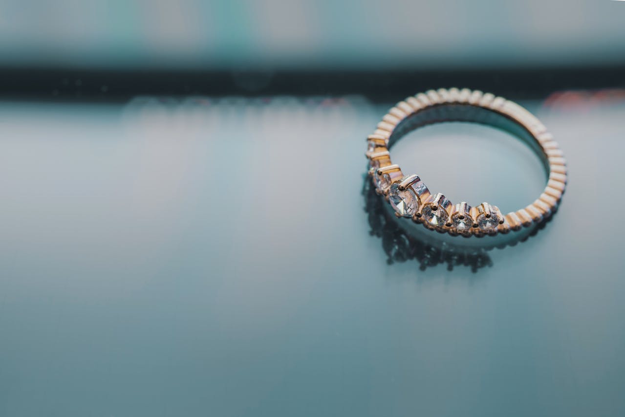 Shaping Love: A Guide to Unique and Timeless Engagement Ring Designs ...